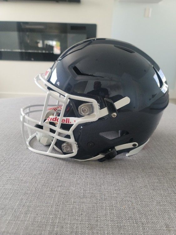 Riddell Speed Flex Helmets for Sale in Lawndale, CA - OfferUp