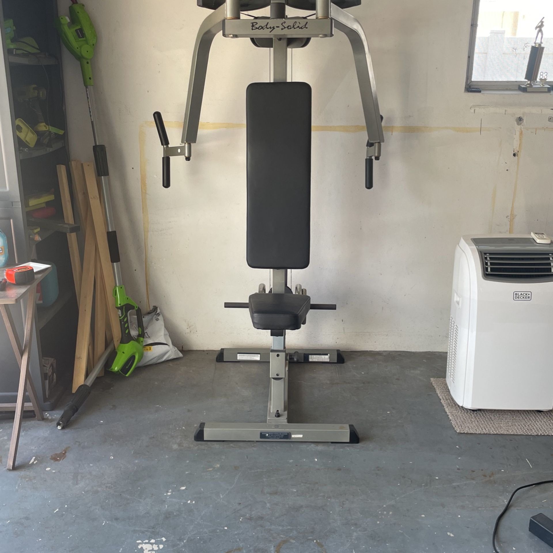 Pec -deck and Back Machine for Sale in Boca Raton, FL - OfferUp