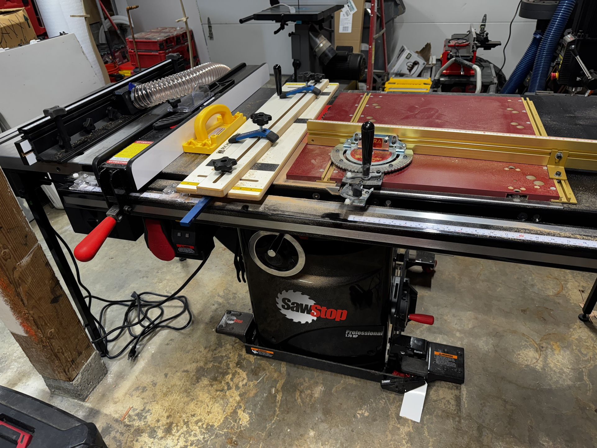 Sawstop PCS 1.75HP Table Saw w/ Sawstop router table for Sale in ...