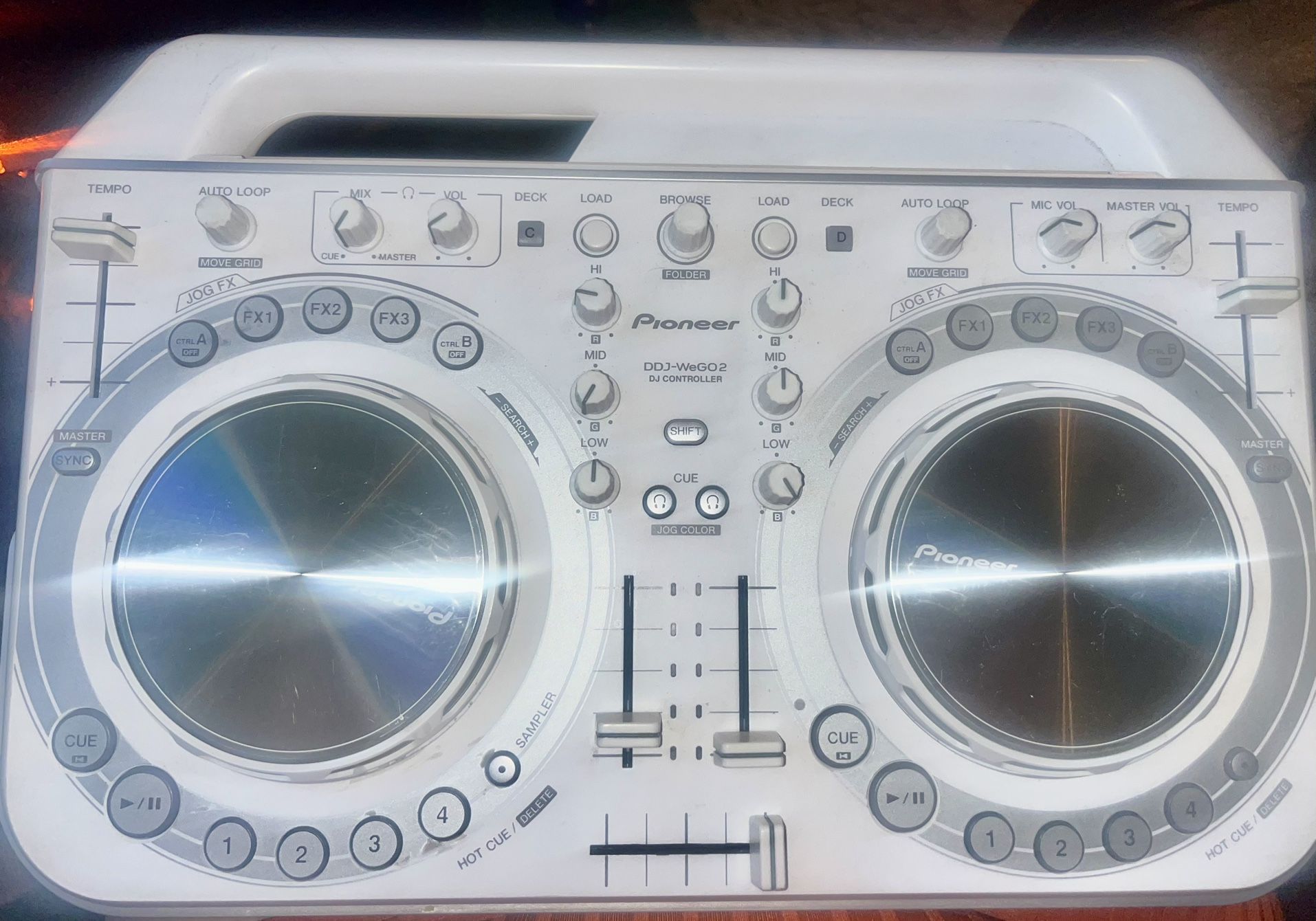 Preowned PIONEER DDJ-WEGO2 White DJ Mixer in good working condition ...