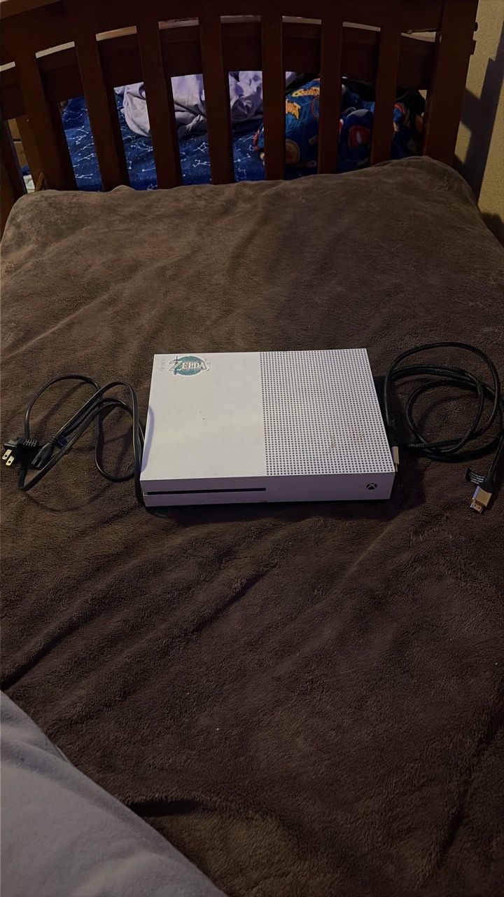 Microsoft Xbox One S Console with Cables for Sale in San Antonio, TX ...