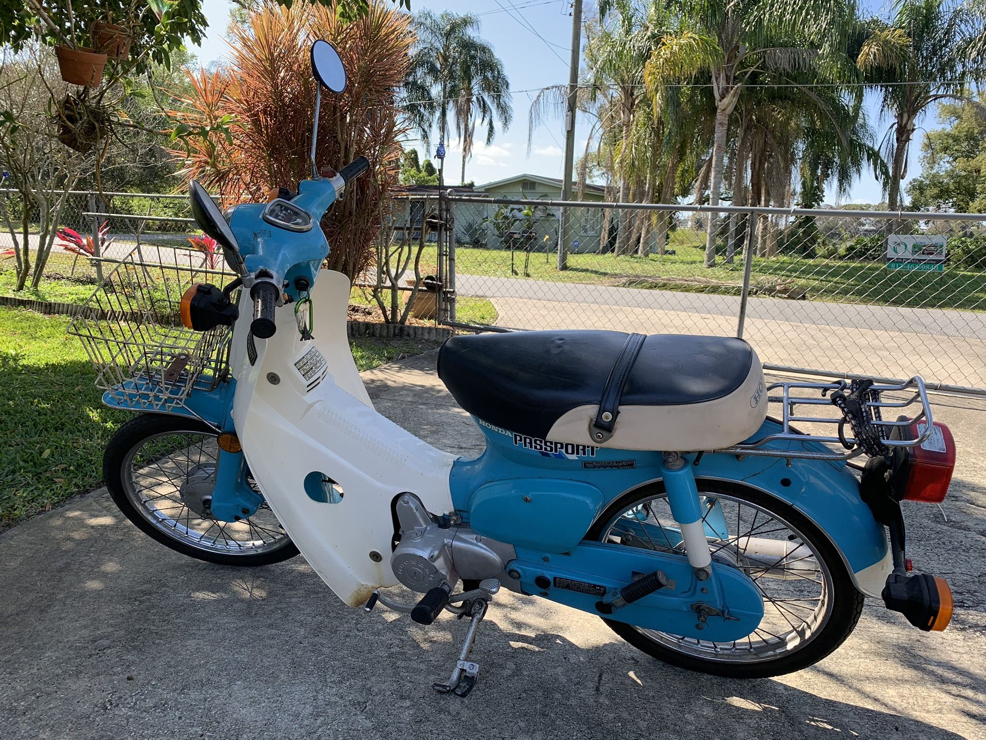 Honda C70 Passport Scooter- 1982- Vintage for Sale in Azalea Park, FL ...