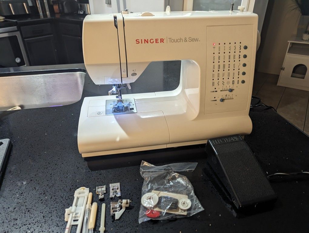 Singer Touch & Sew 7462 Mechanical Sewing Machine w/Accessories for ...