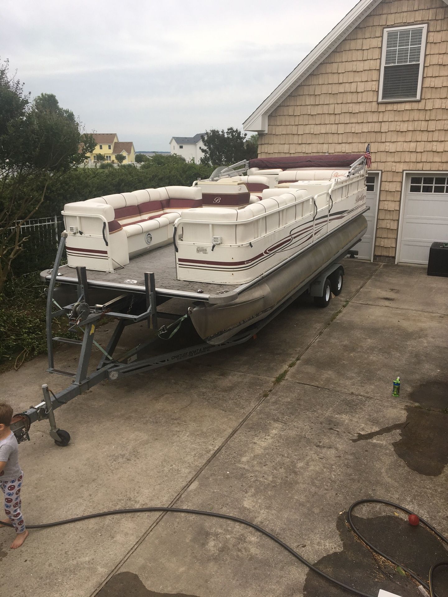 2005 Bentley 240 cruise pontoon boat for Sale in Moyock, NC - OfferUp