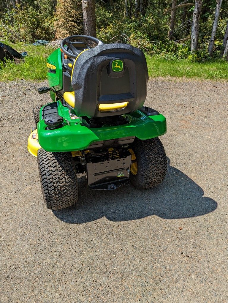 John Deere X330 for Sale in Port Orchard, WA - OfferUp