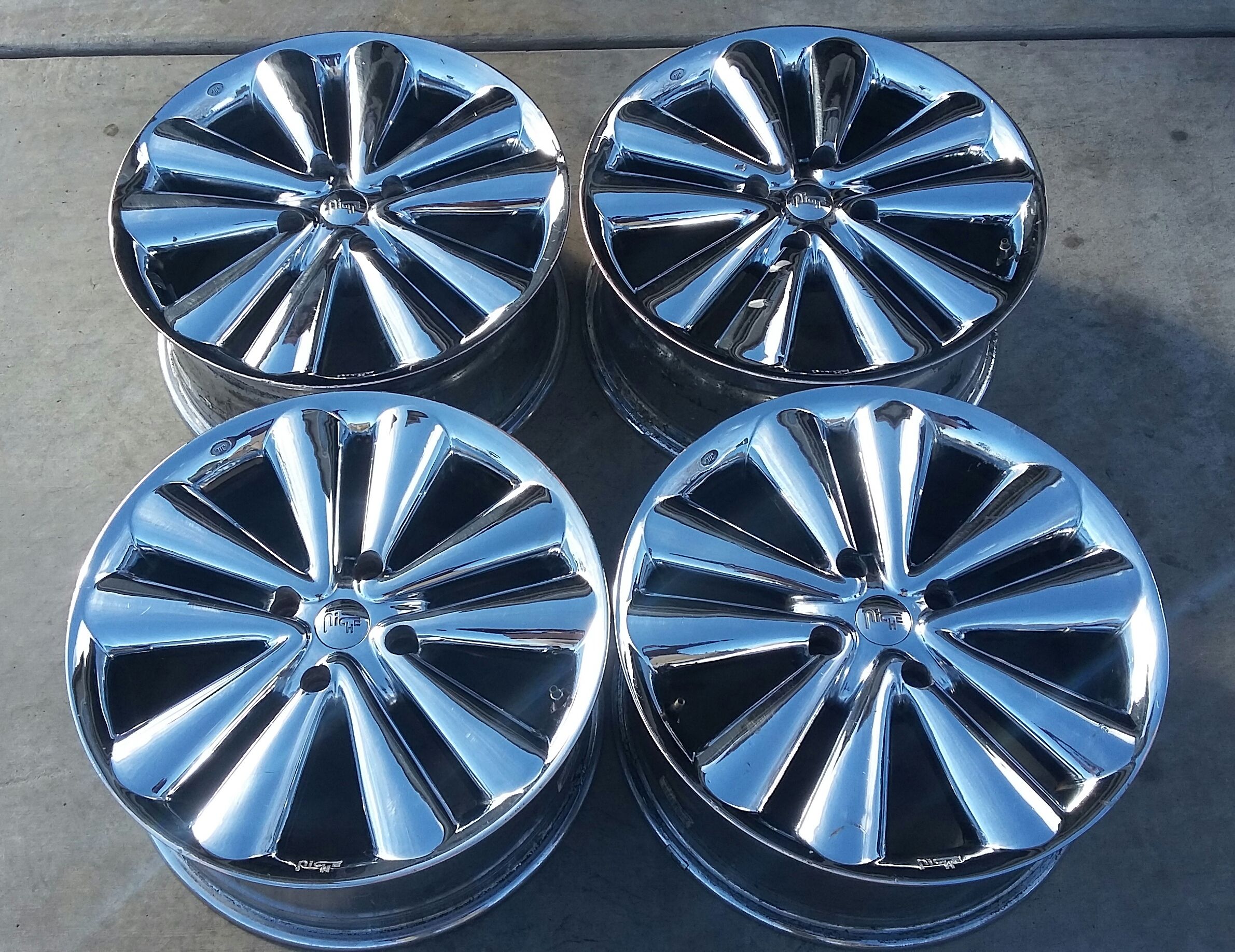17" NICHE BELLA WHEELS for Sale in North Las Vegas, NV - OfferUp