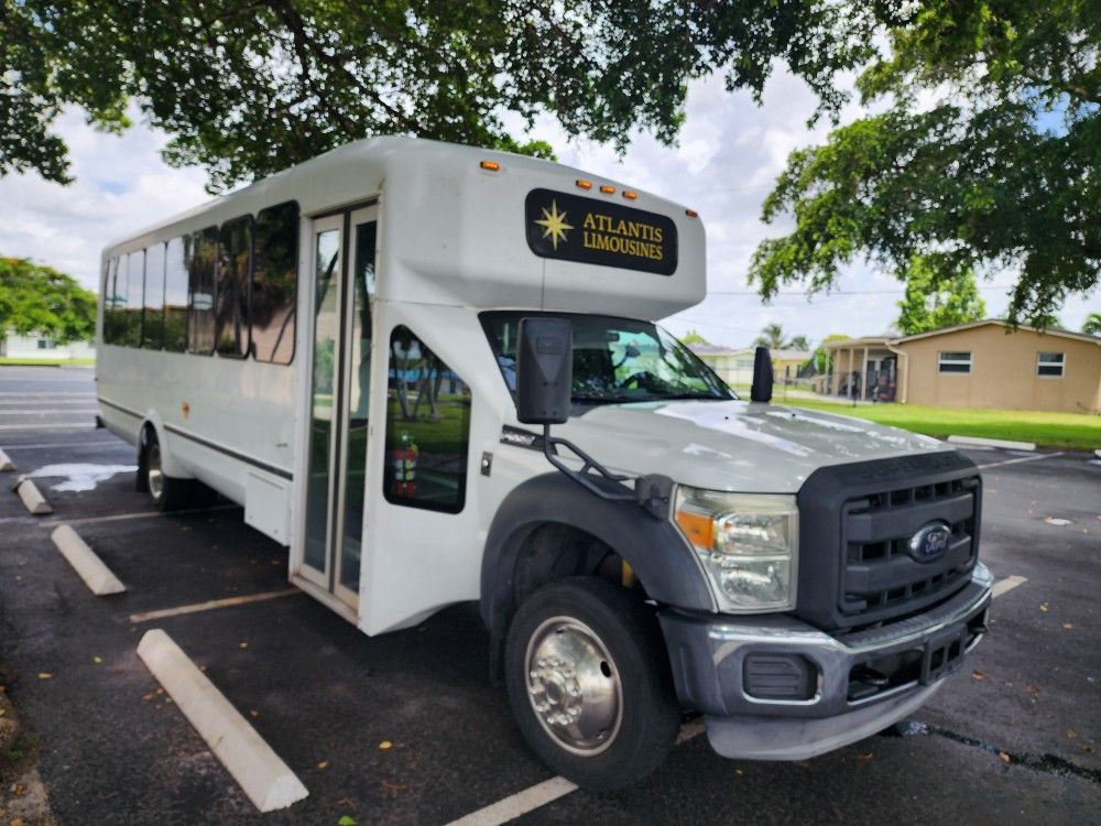 TAYLOR SWIFT CONCERT BUS SHUTTLE 10/20/24 for Sale in Hollywood, FL ...