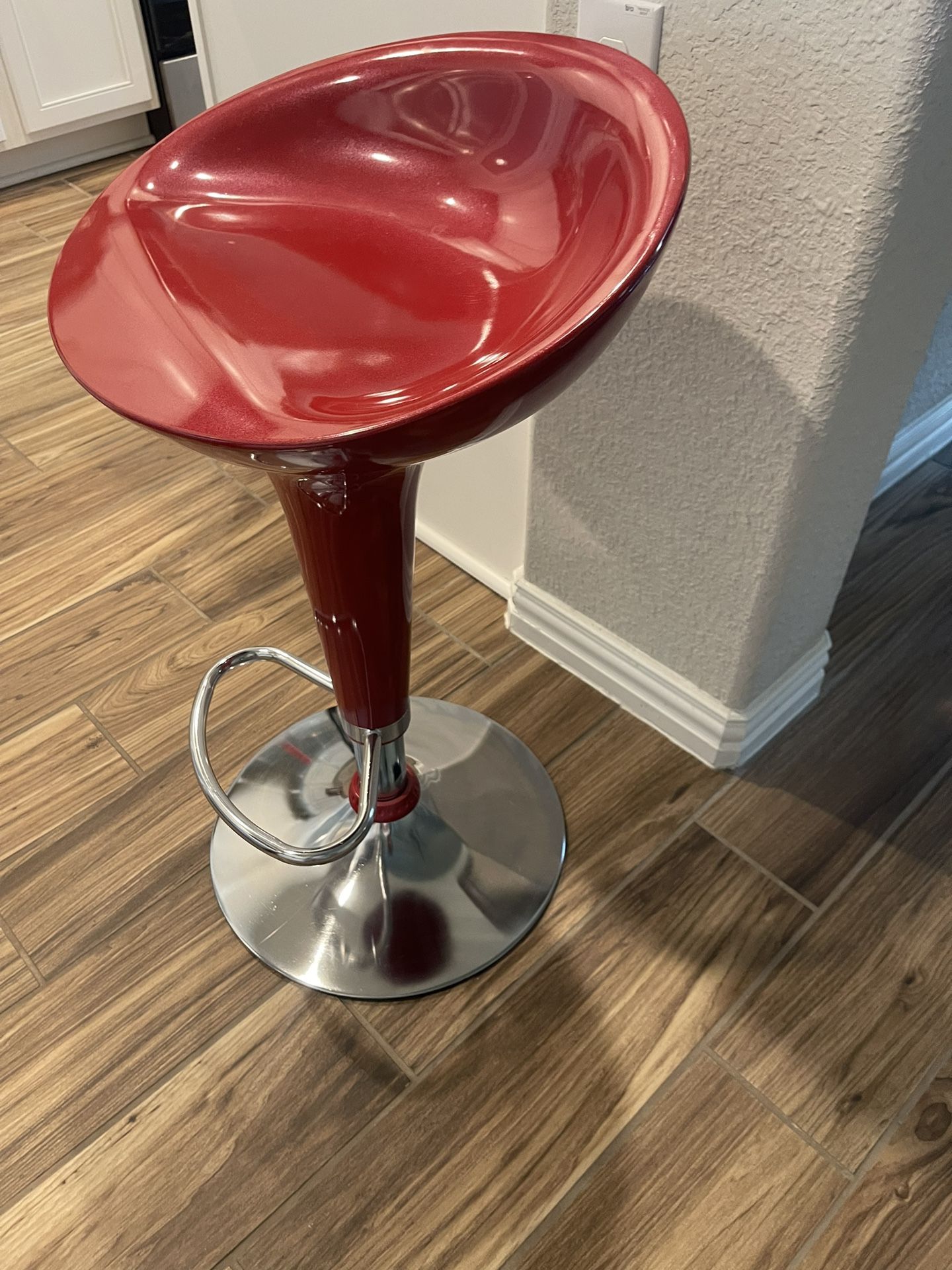 Red Bar Stool Chairs for Sale in Arlington, TX - OfferUp
