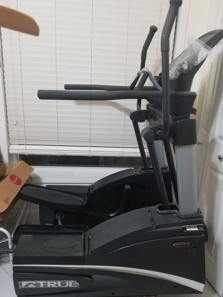 TRUE Fitness TSX Elliptical for Sale in Pembroke Pines, FL - OfferUp
