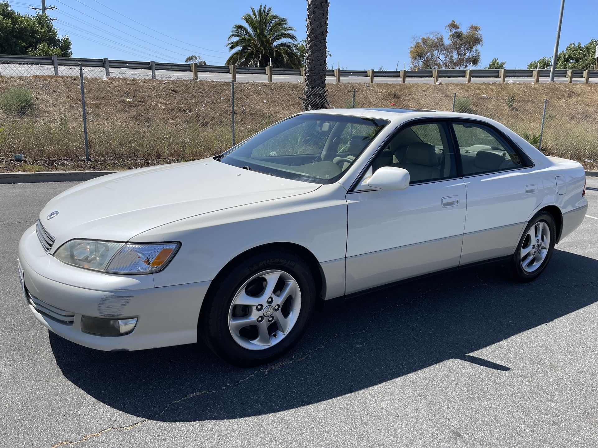 2000 Lexus ES 300 for Sale in Compton, CA - OfferUp