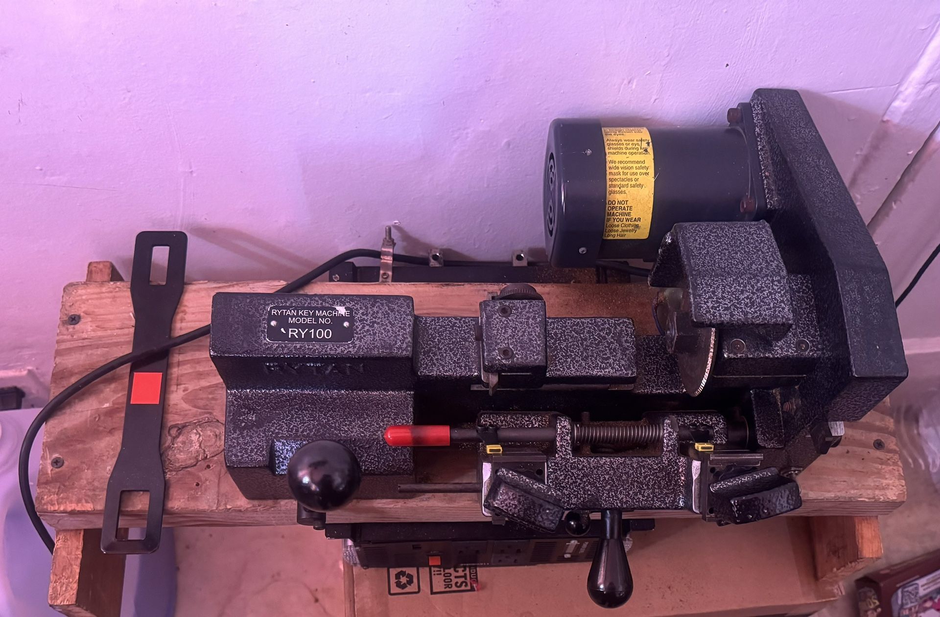 Key Machine Titán RY100 for Sale in Los Angeles, CA - OfferUp