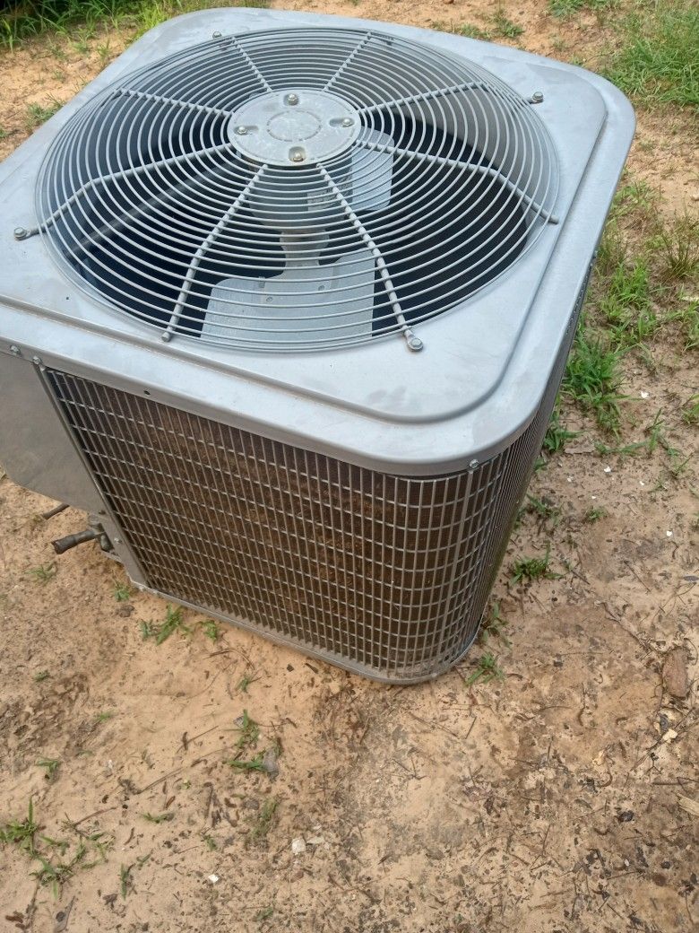 Used Comfortmaker R22 Freon 3 Ton Condenser for Sale in Overton, TX ...