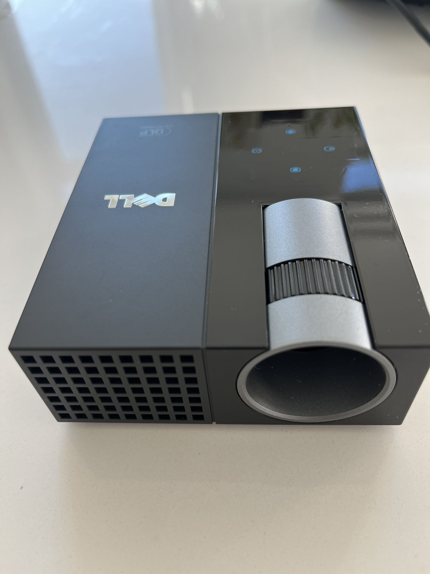 Mobile Dell Projector for Sale in Brooklyn, NY - OfferUp