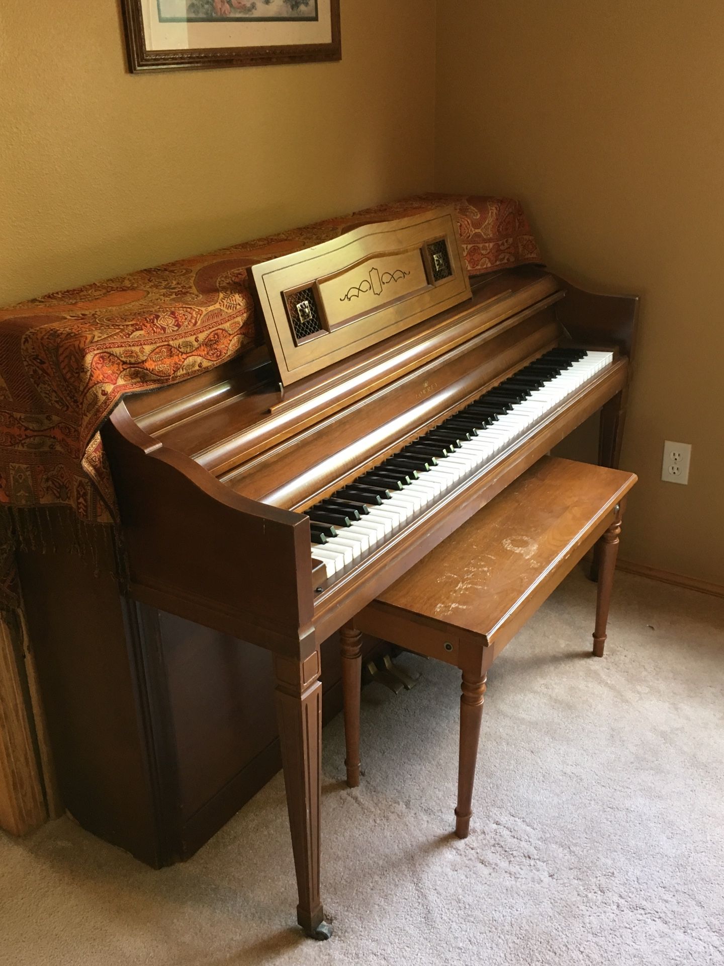 Lowrey Upright Piano for Sale in Snohomish, WA - OfferUp