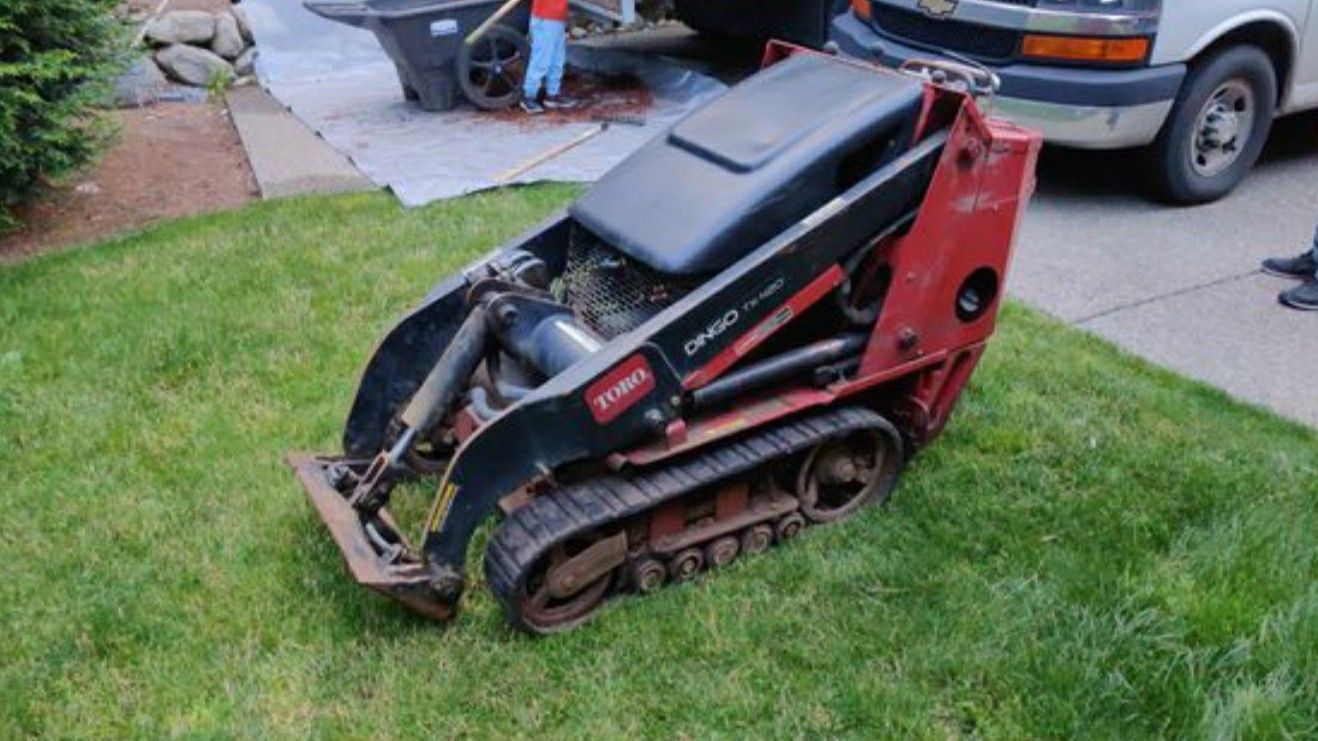 Toro Dingo TX-420 mini skid steer with tracks for Sale in Bellevue, WA ...