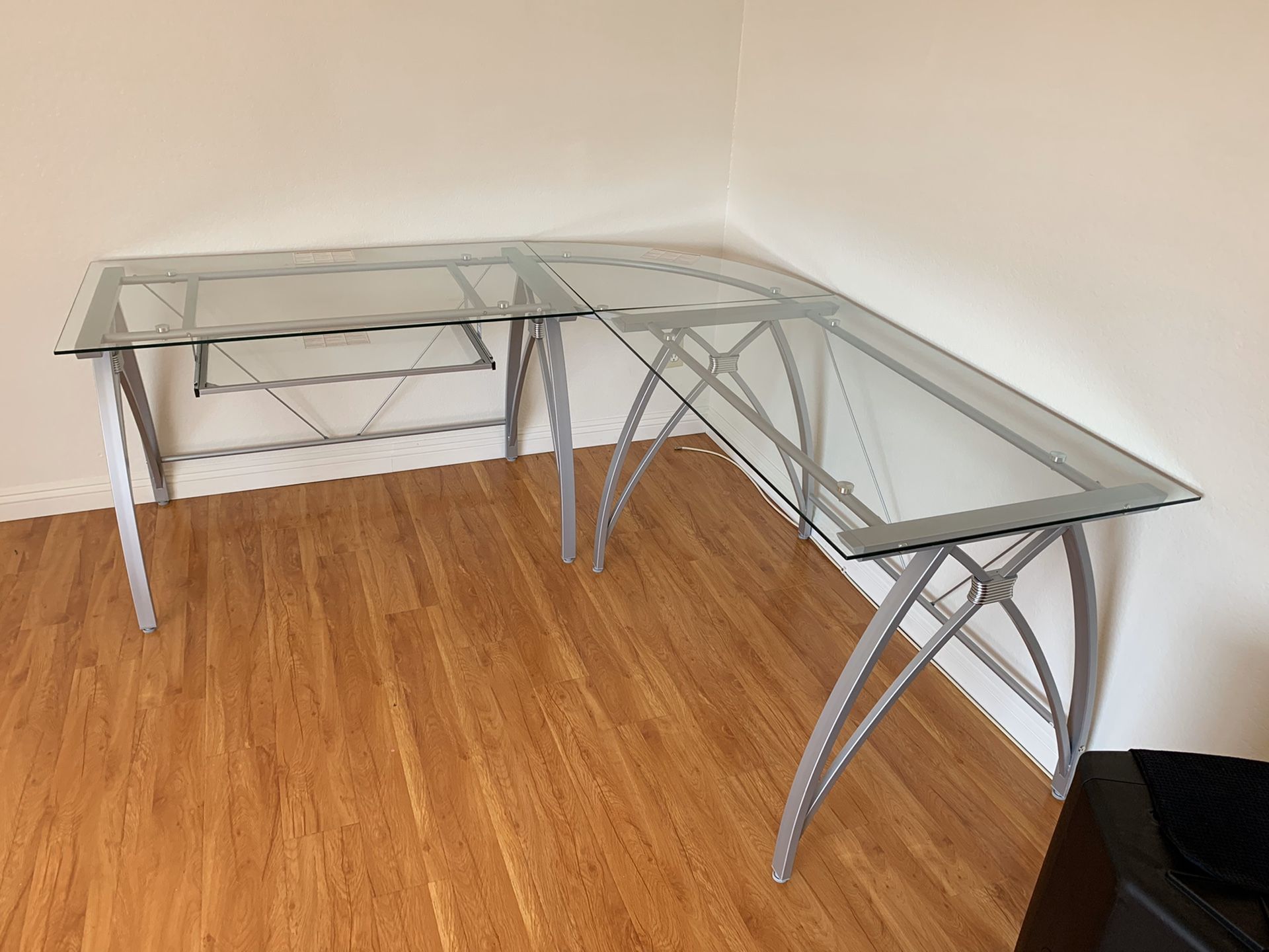 Realspace Vista Glass 76"W L-Shaped Desk for Sale in South Pasadena, CA ...