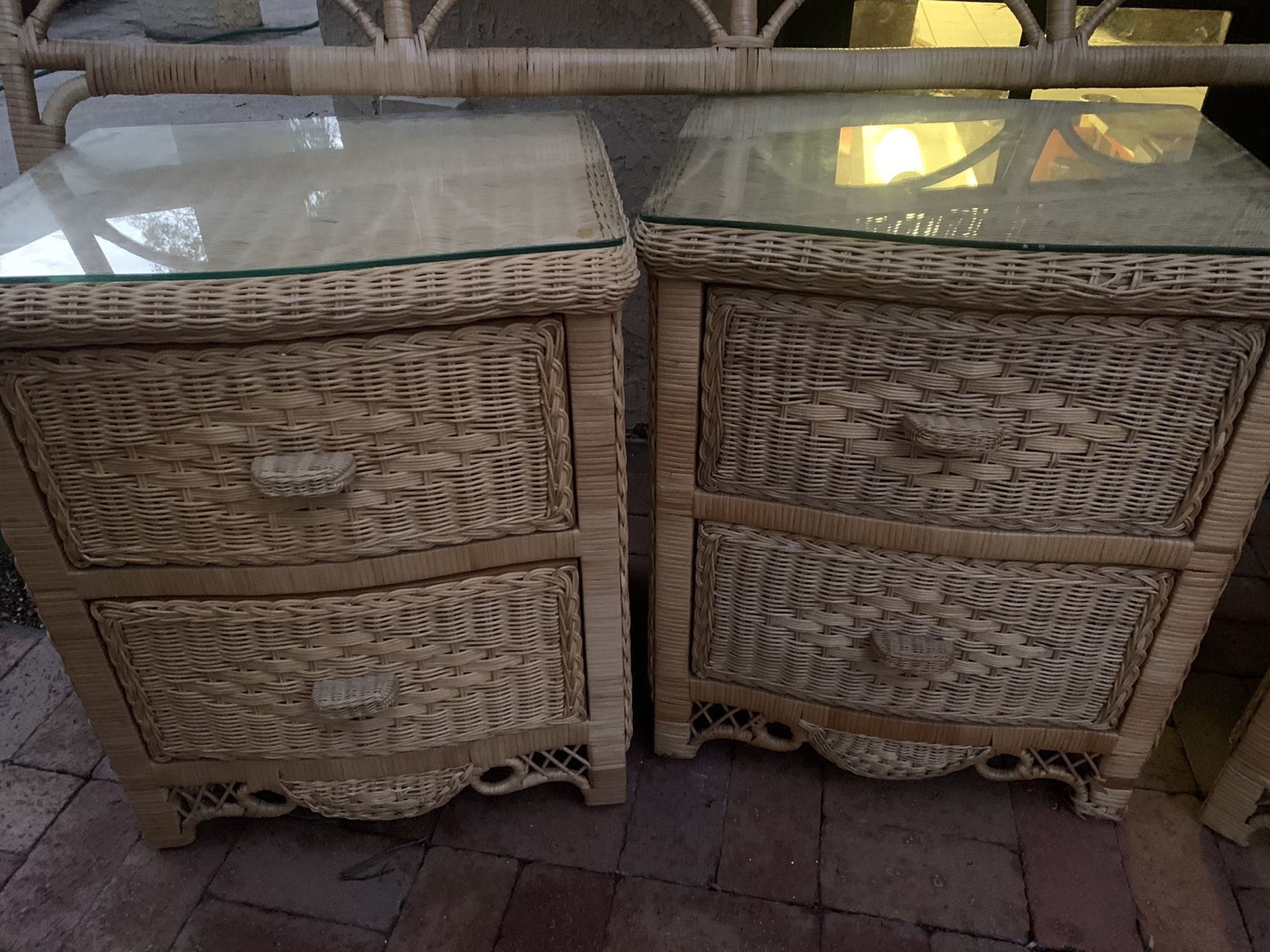 Pier 1 wicker 5-piece bedroom set for Sale in Phoenix, AZ - OfferUp