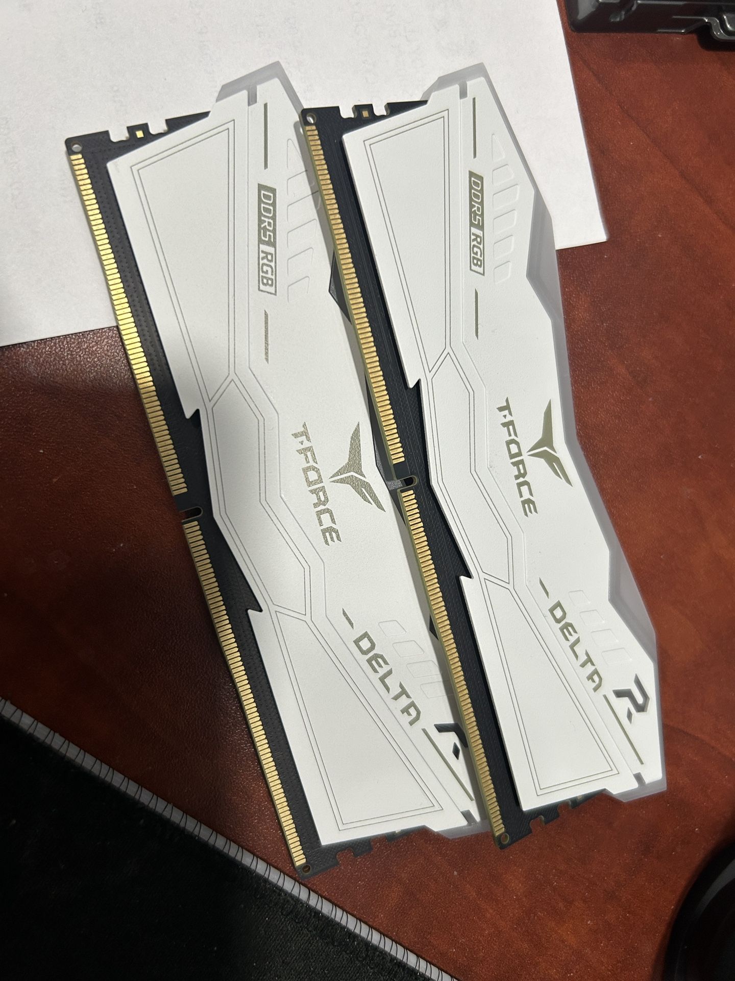 32gb Ddr5 Tforce Delta White Rgb Ram for Sale in Chino Hills, CA - OfferUp