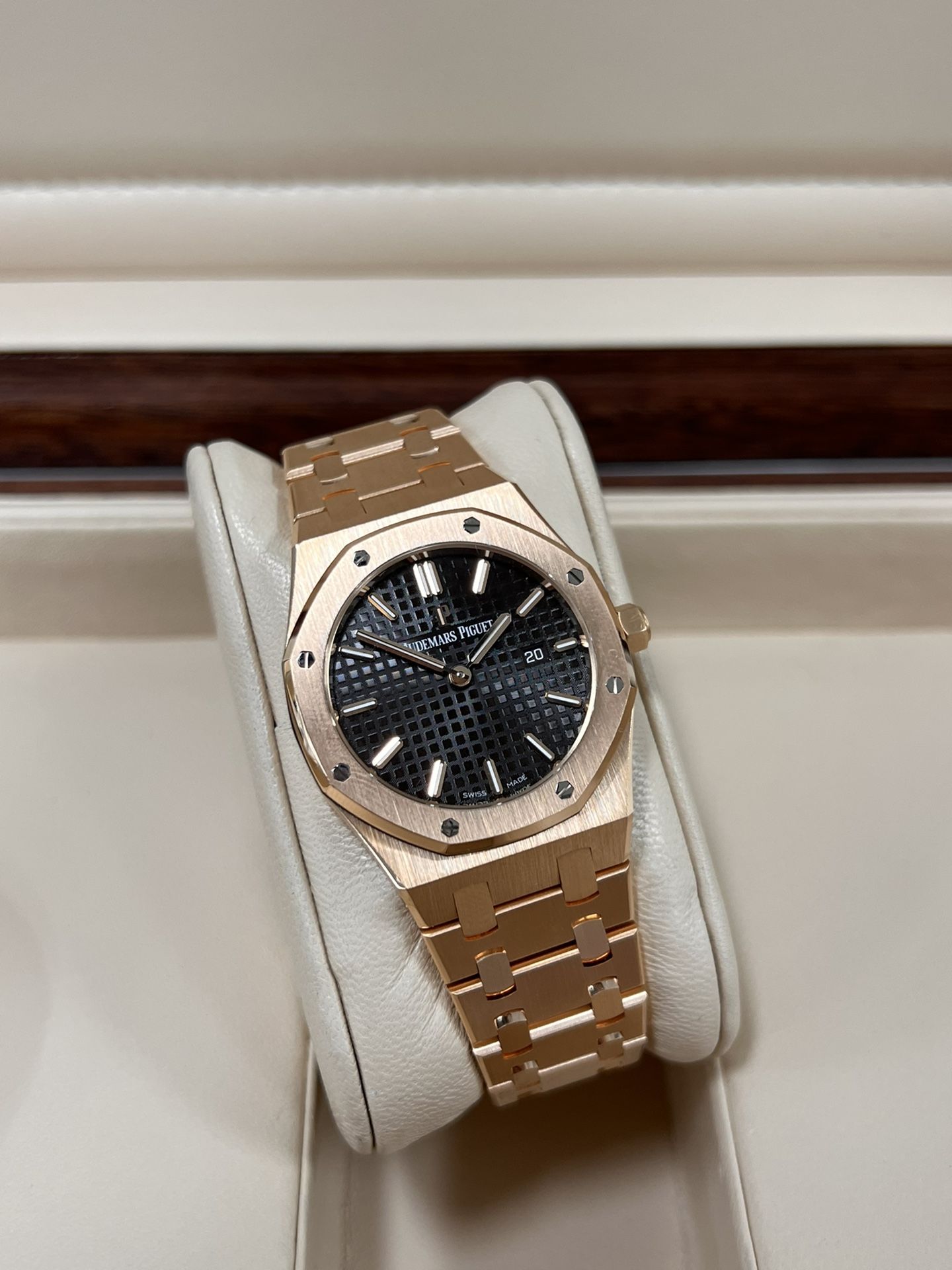 Audemars Piguet Royal oak Lady rose Gold 33mm for Sale in Glendale, CA ...