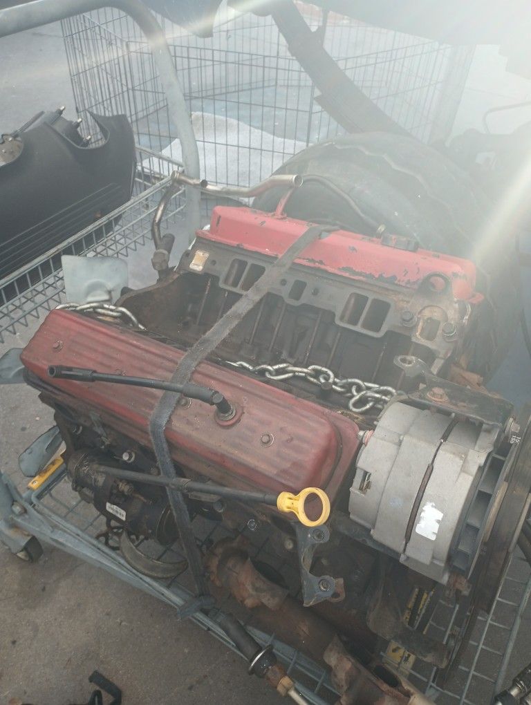 5.7 Small Block Chevy 350 for Sale in South Gate, CA - OfferUp