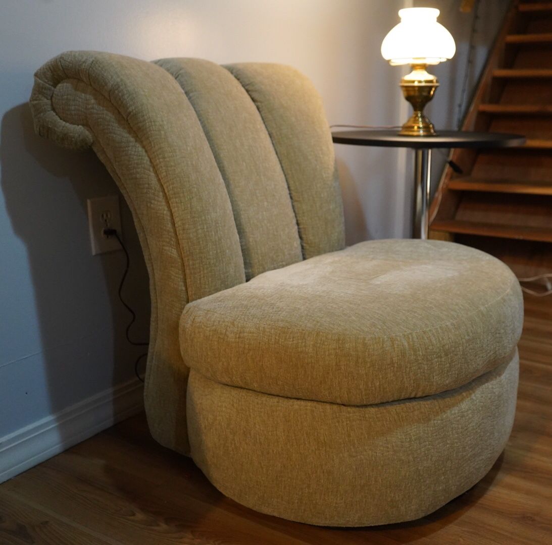 grey tan channel back plush swivel chair for Sale in Queens, NY - OfferUp