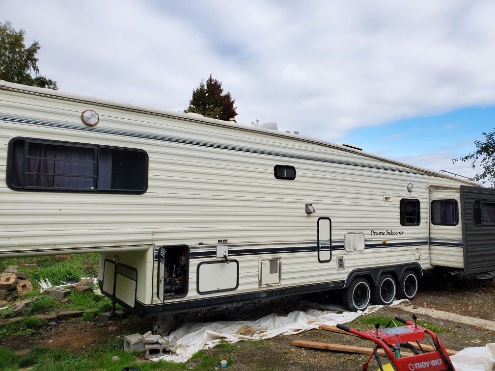 Prairie schooner 5th wheel rv for Sale in Chehalis, WA - OfferUp