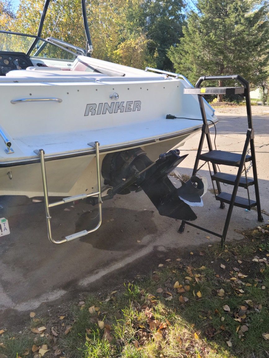 Rinker Boat 206 Captiva for Sale in Richmond, IL - OfferUp