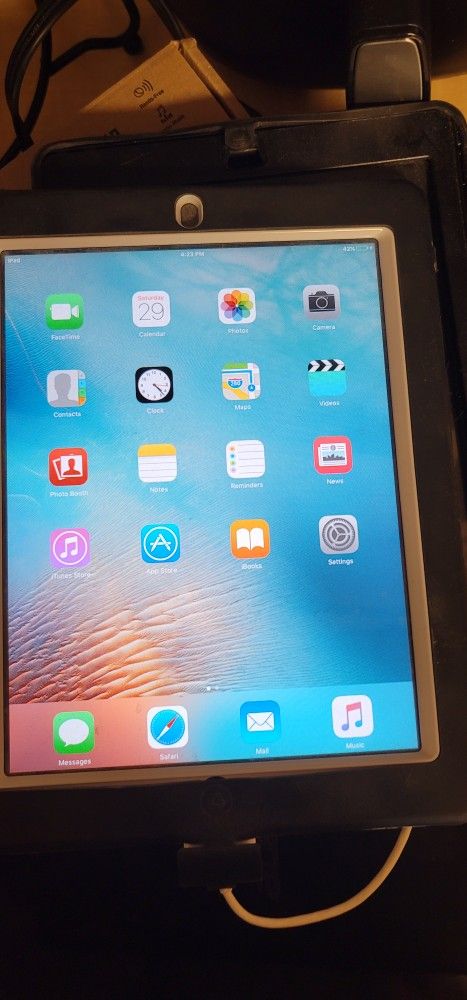 Apple iPad 2 with Wi-Fi 16GB 9.7" LED LCD display MC769LLA - Black for ...