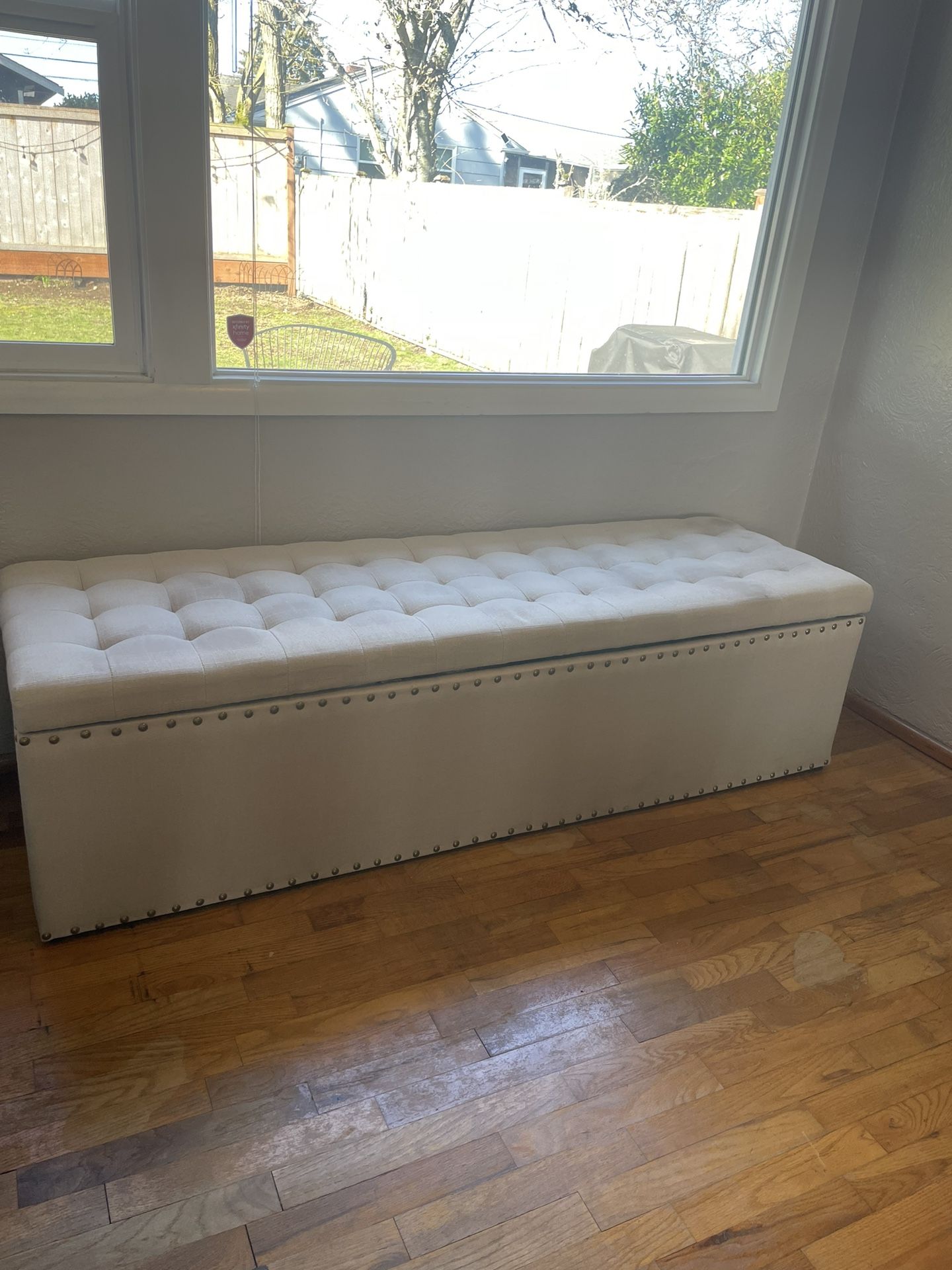 Cream Storage Bench for Sale in Tacoma, WA - OfferUp