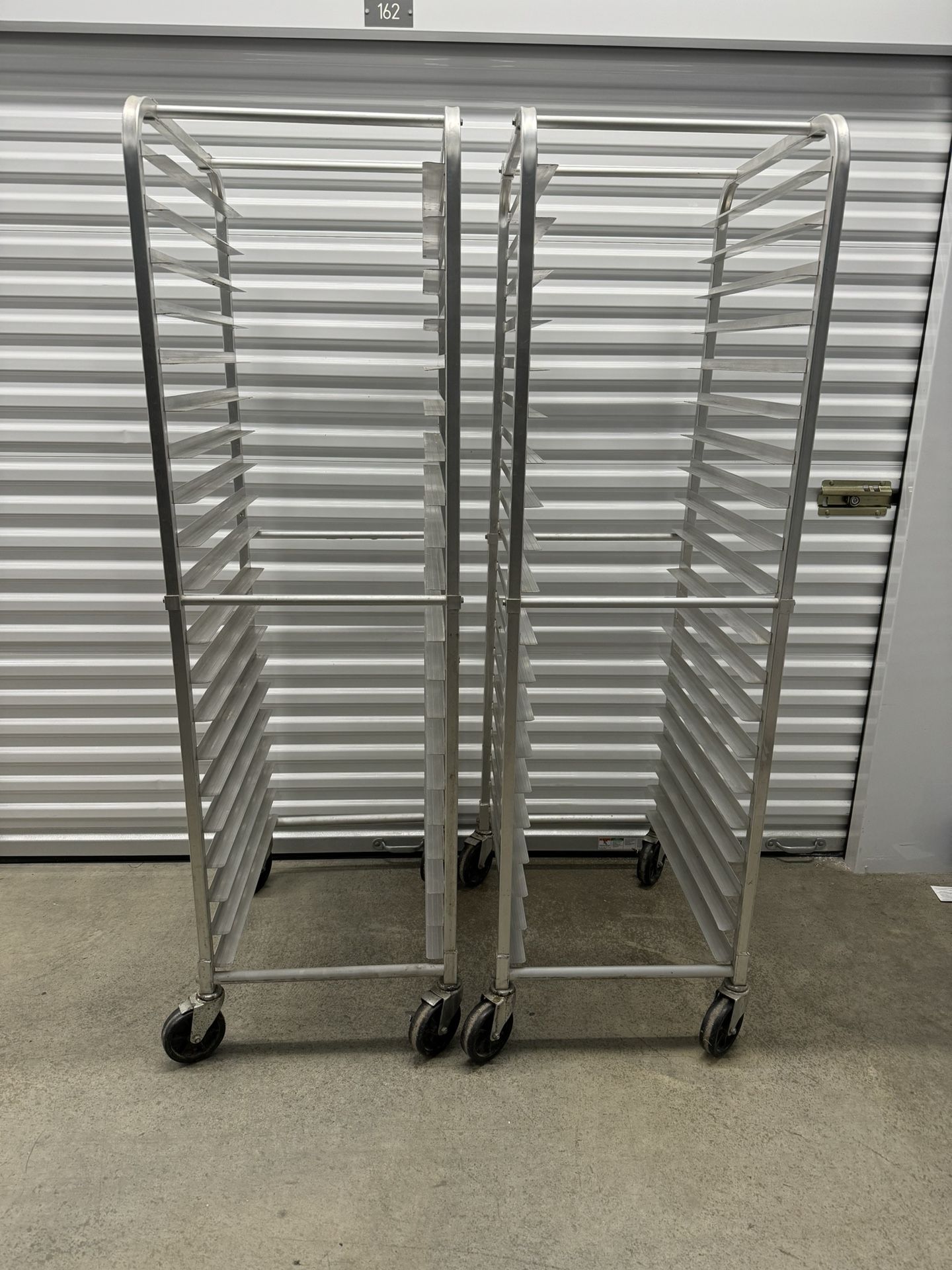 Winco 20 Tier Aluminum Sheet Pan Racks W/ Brake for Sale in Manassas ...