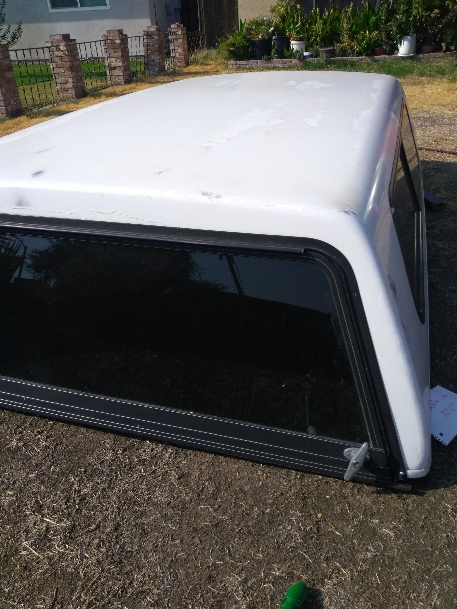 8ft truck camper shell for Sale in Visalia, CA - OfferUp