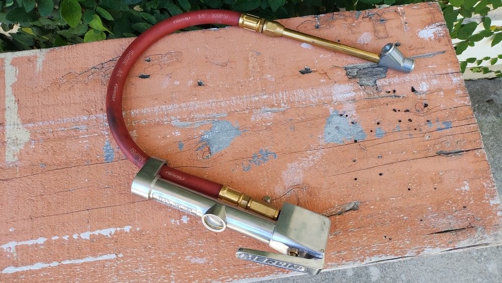 Merlin Dual Air Chuck w/ Gauge for Sale in Irvine, CA - OfferUp