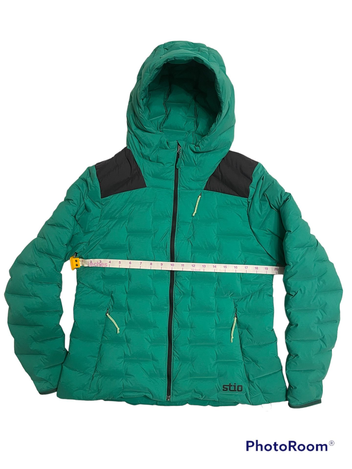 Stio Women s Skillet Stretch Hooded 650 Fill Power Down Jacket Green Stio Women s Skillet Stretch Hooded 650 Fill Power Down Jacket Green