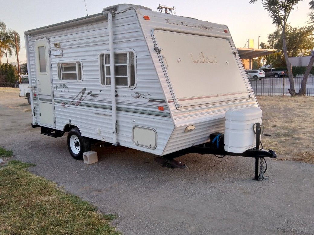 2000 Layton Roadrunner hybrid travel trailer 16 foot extends to 25 ft ...