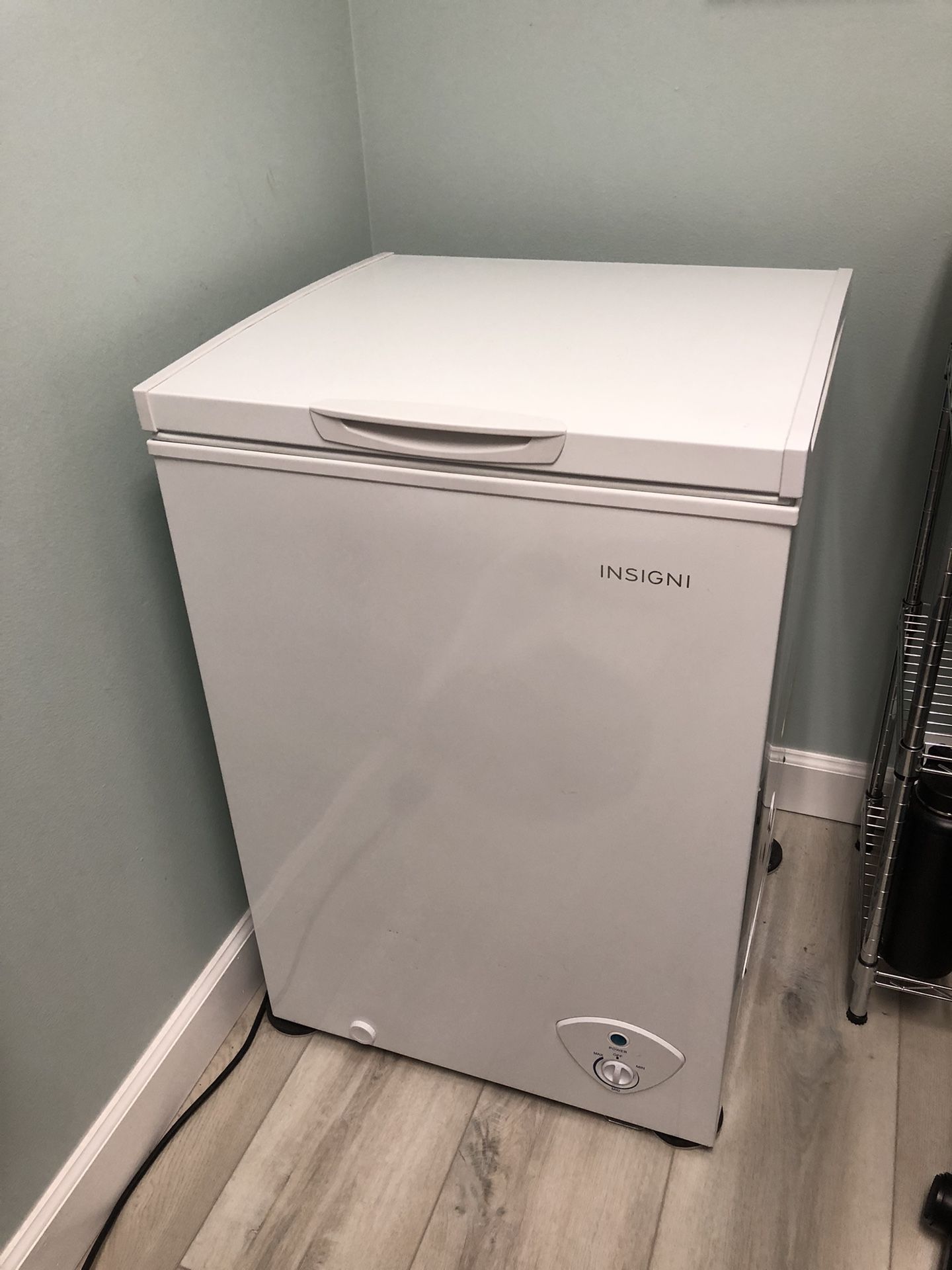 Insignia 3.5 Cu. Ft. Garage-Ready Chest Freezer for Sale in Lake Worth ...