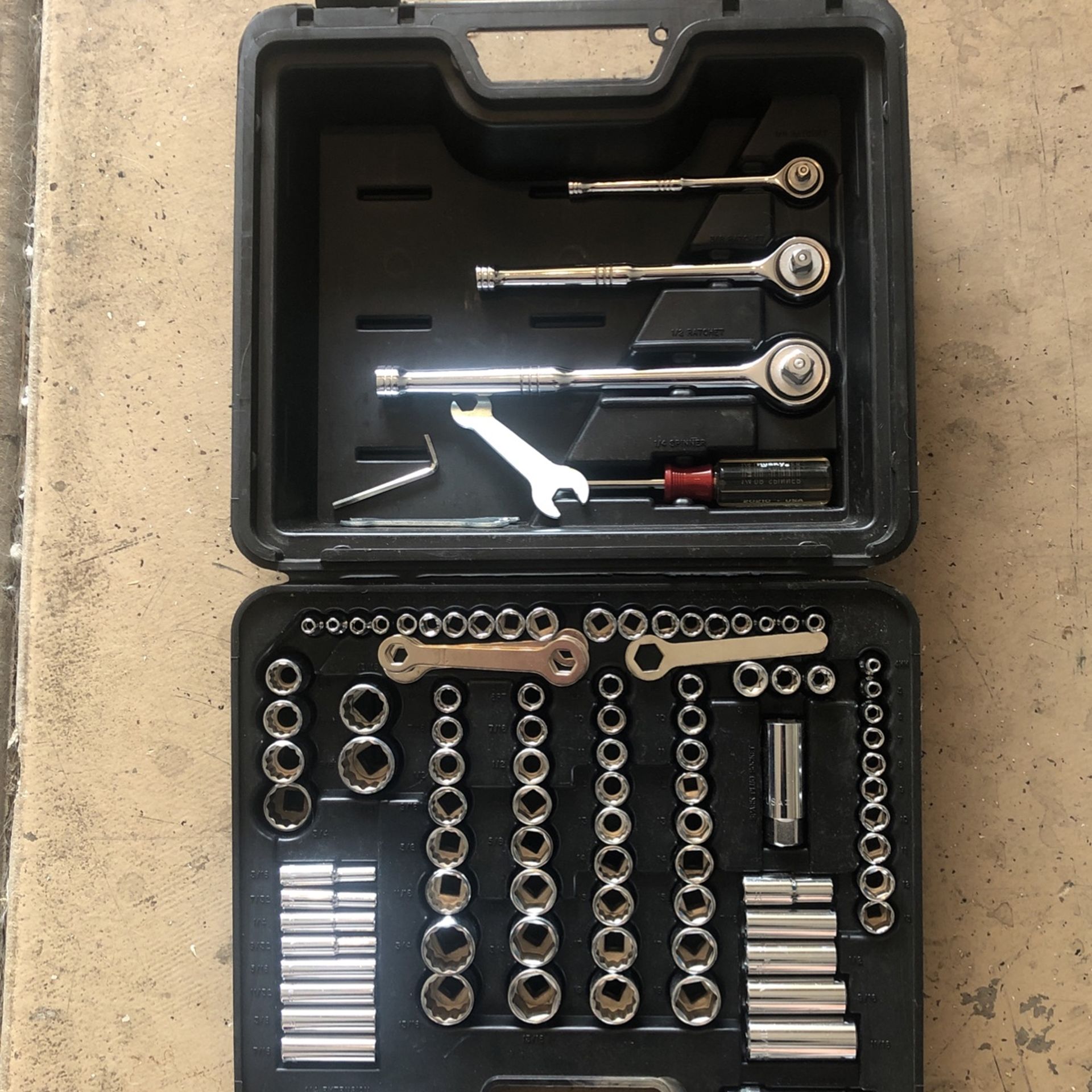 Husky Socket And Ratchet Set for Sale in Scottsdale, AZ - OfferUp