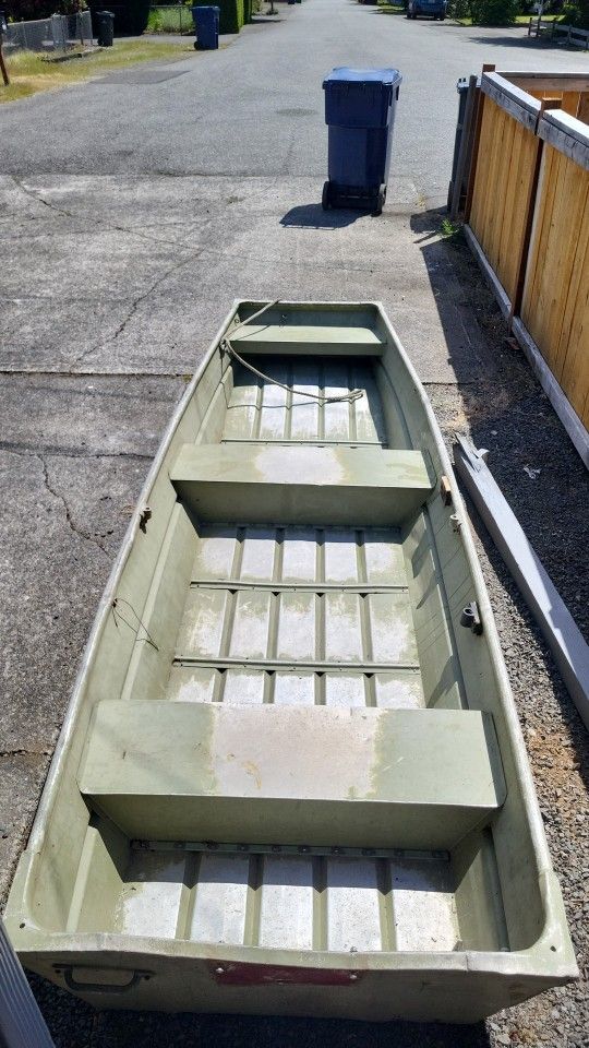 12 foot john boat for Sale in Marysville, WA - OfferUp