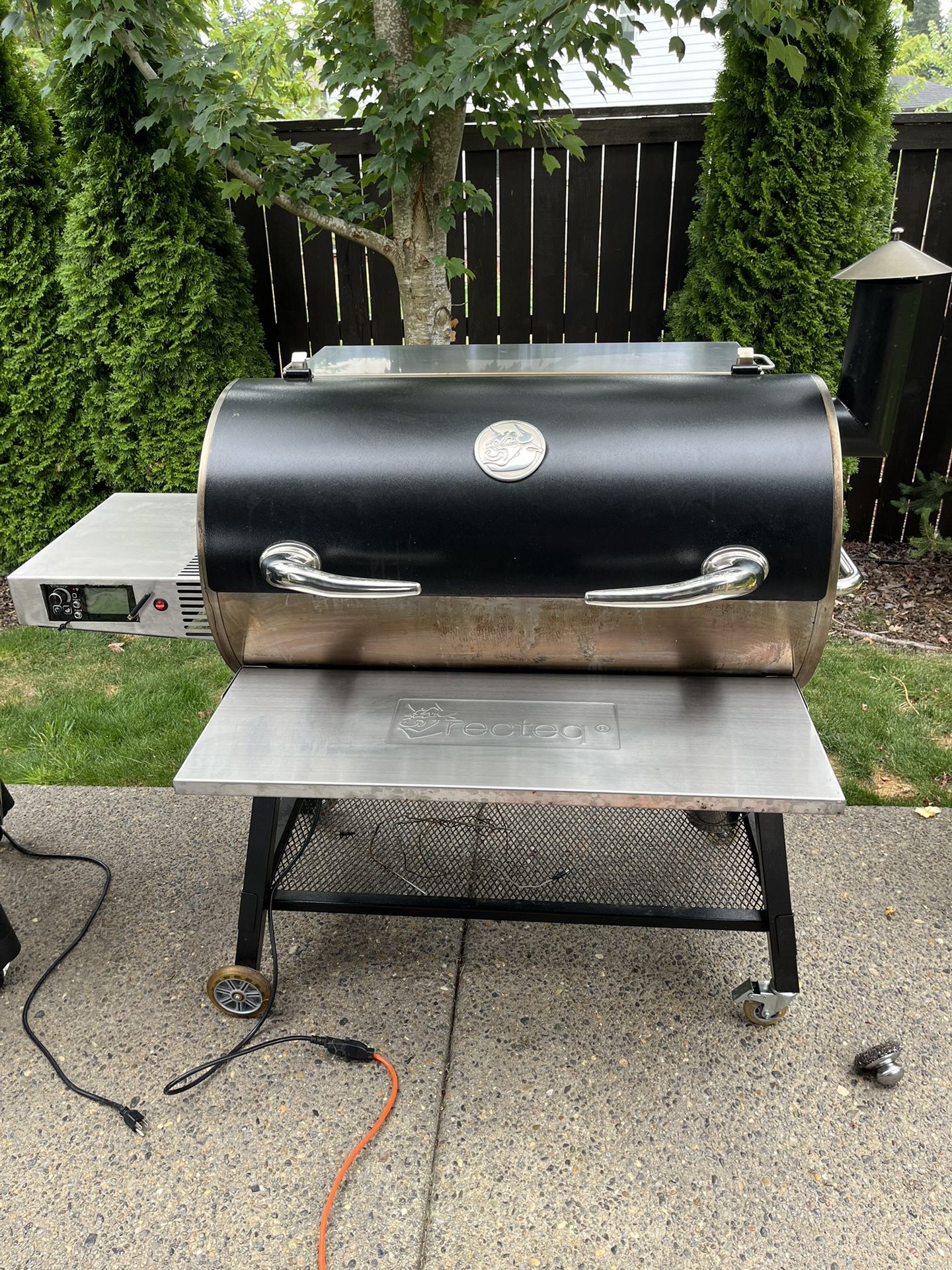 RecTeq RT-700 Pellet Grill/Smoker for Sale in Oregon City, OR - OfferUp