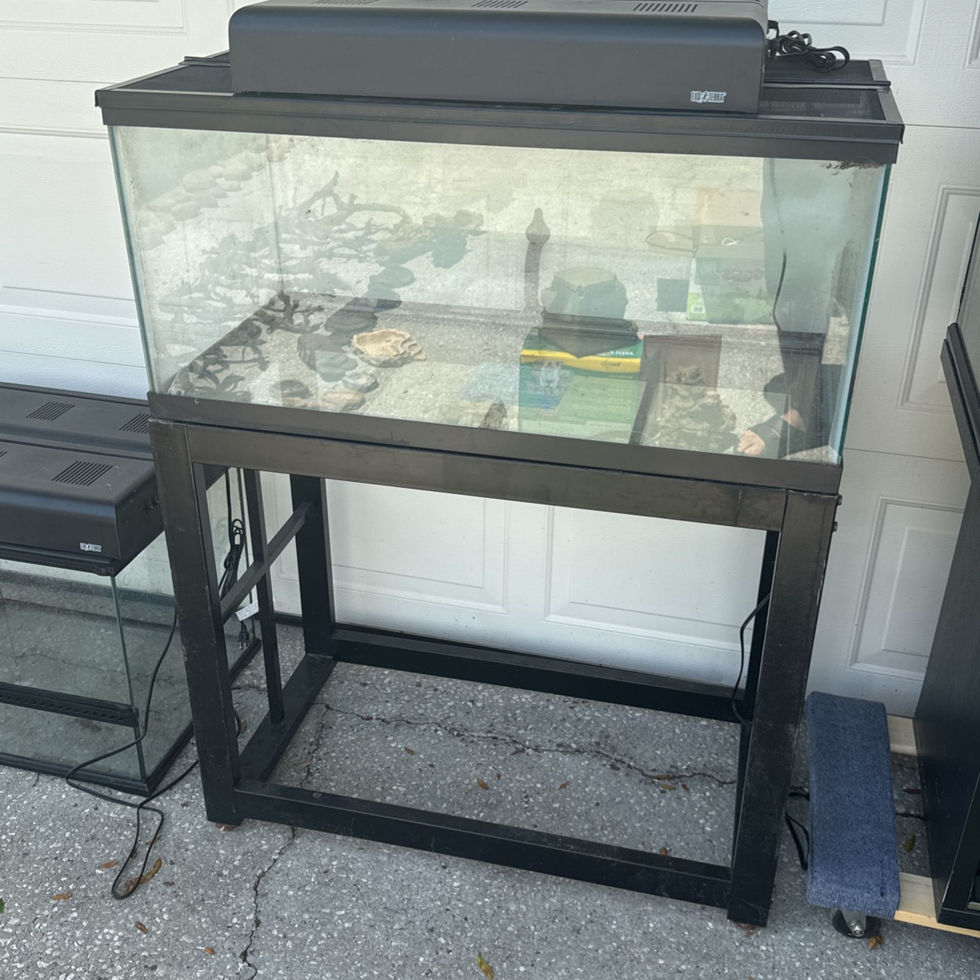 Fish Tank 36 X 18 X 17 40gal for Sale in Tampa, FL - OfferUp