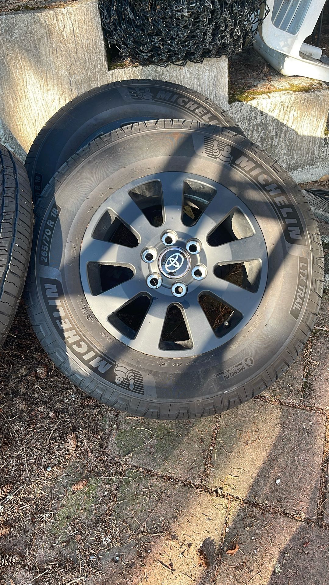 NEW 265/70 R18 TIRES 6 LUG TOYOTA WHEELS for Sale in Tacoma, WA - OfferUp