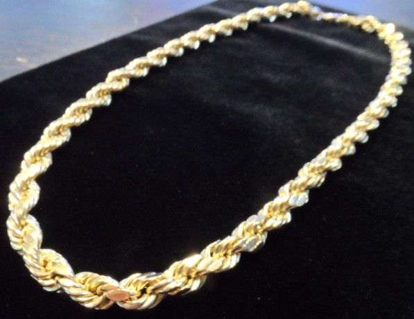 10K GOLD 22IN THICK ROPE CHAIN (28.1GR) for Sale in San Antonio, TX ...
