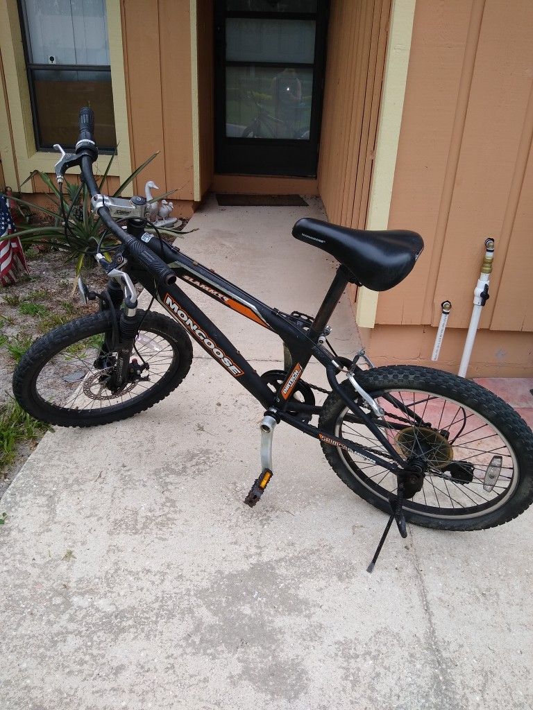 Boys BMX Bike 20 Inch Mongoose Slammer Dirt Tech for Sale in ...