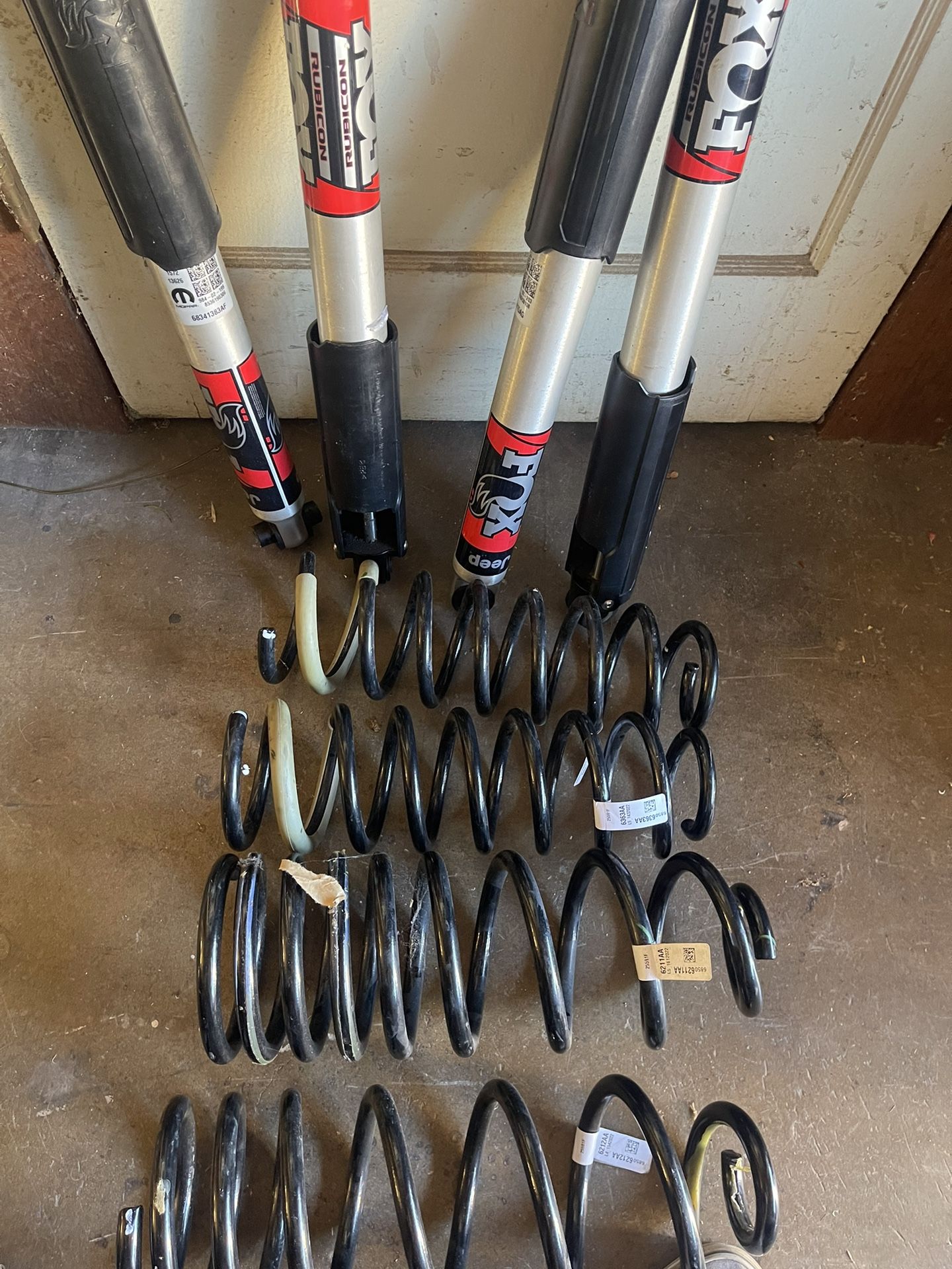 Jeep Gladiator/ Rubicon Fox Shocks And Springs$150 Obo for Sale in ...