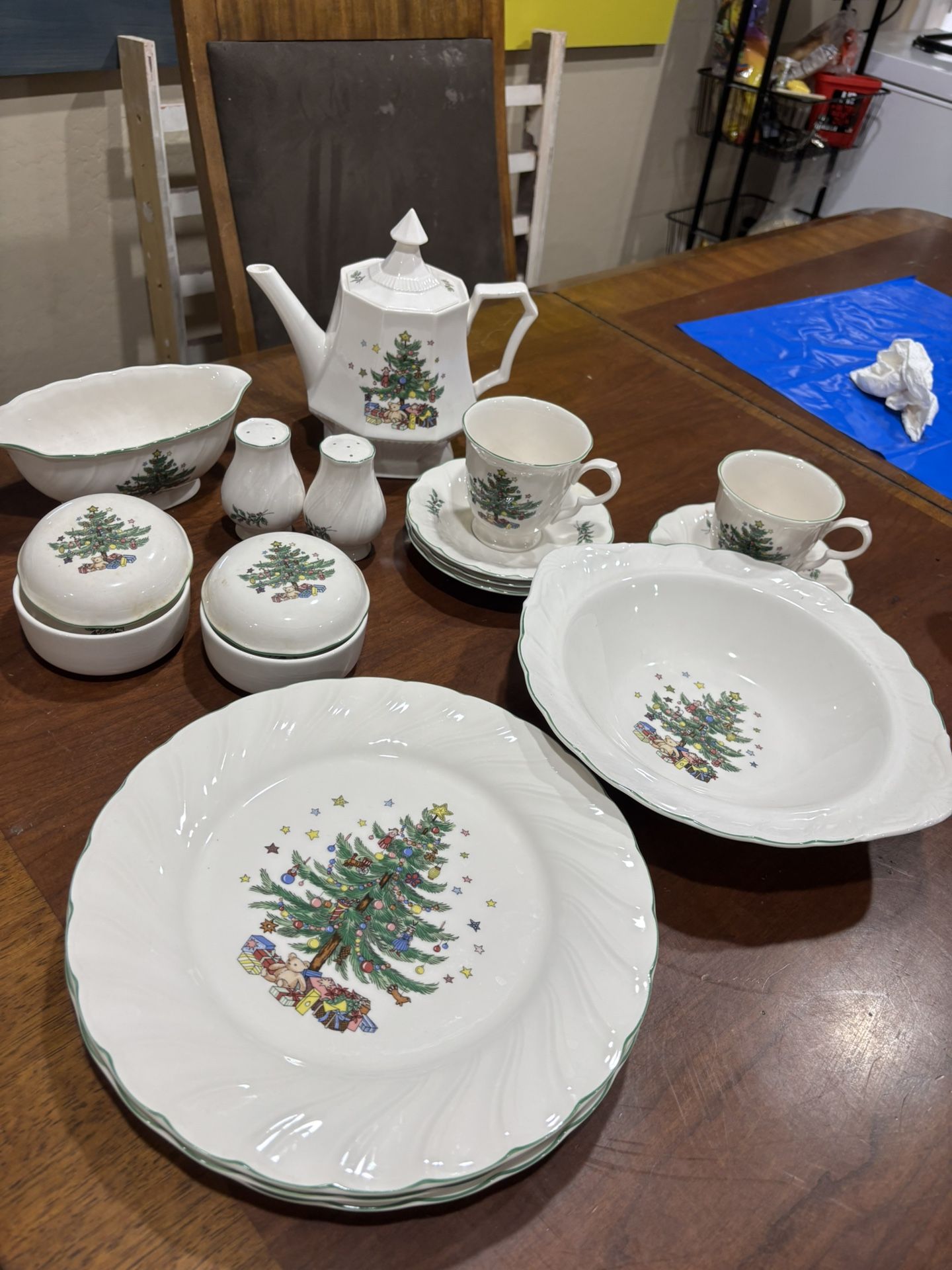 Nikko Christmas Dishes