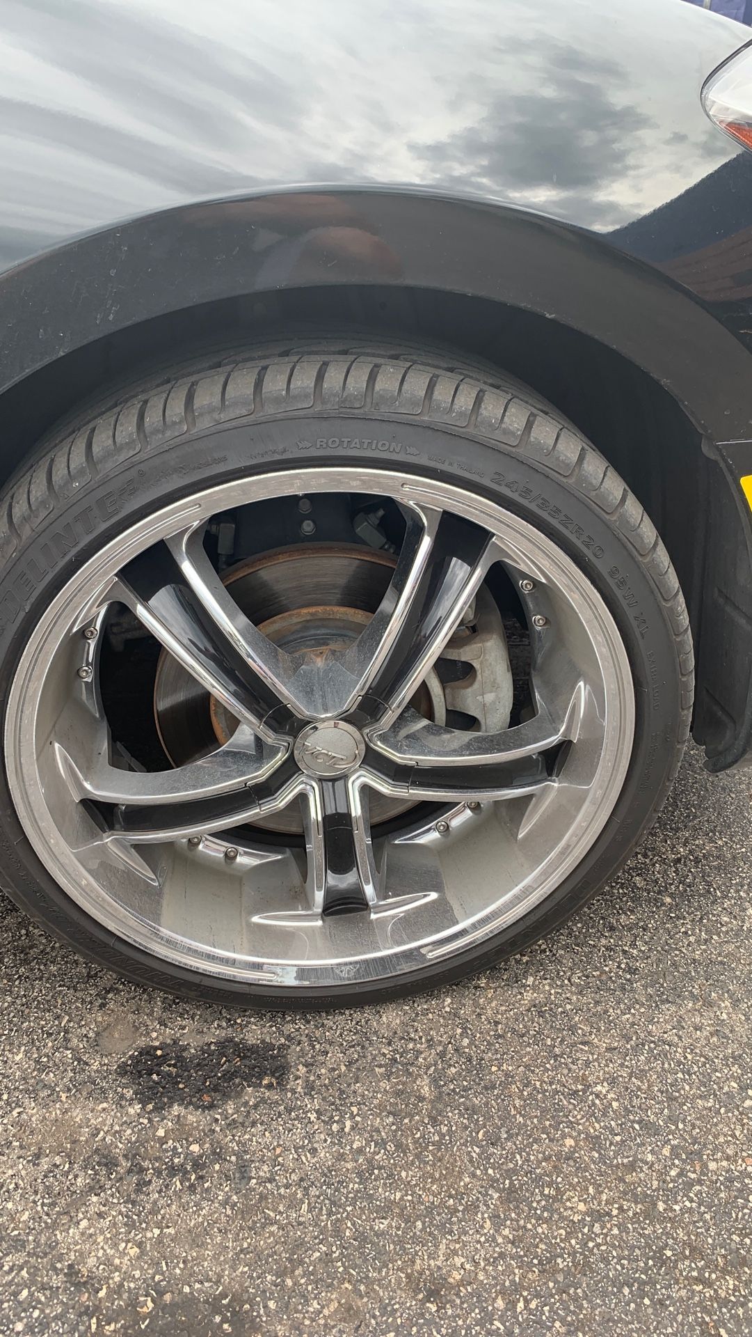 20 inch rims with 95% tire life one of the rims are slightly bent ...