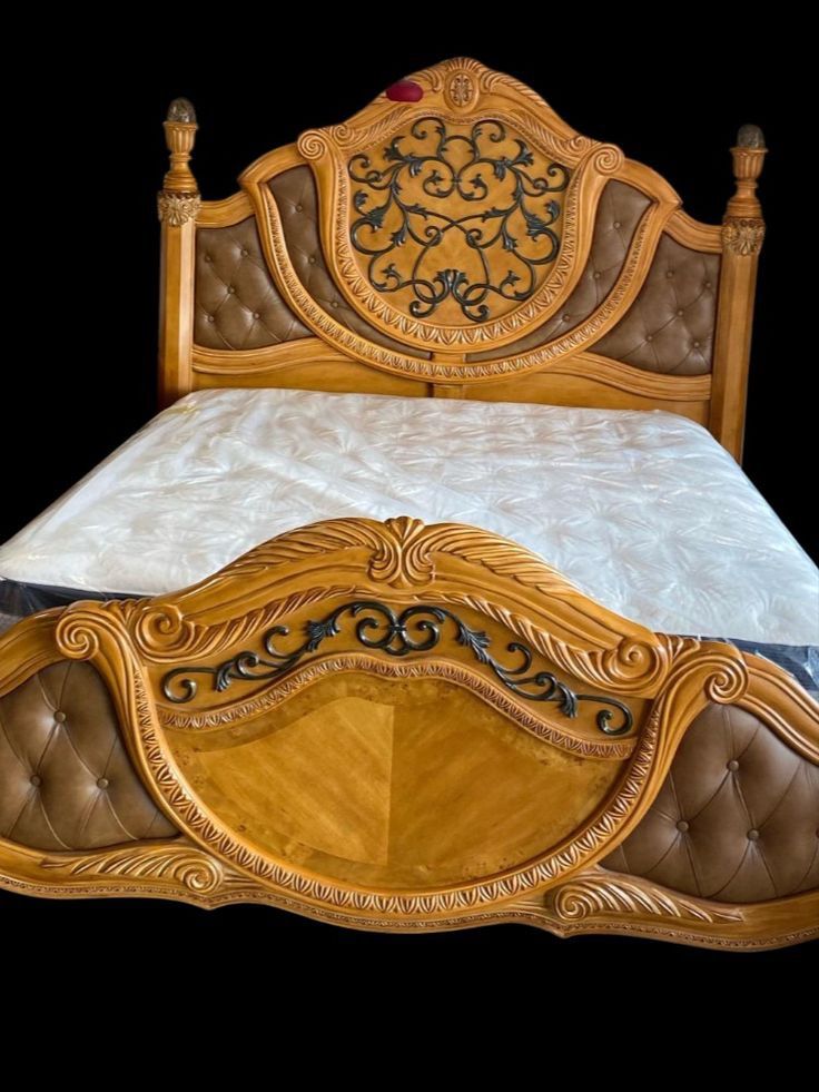 Michael Amini Trevi King Size Bedroom Set for Sale in Tampa, FL - OfferUp