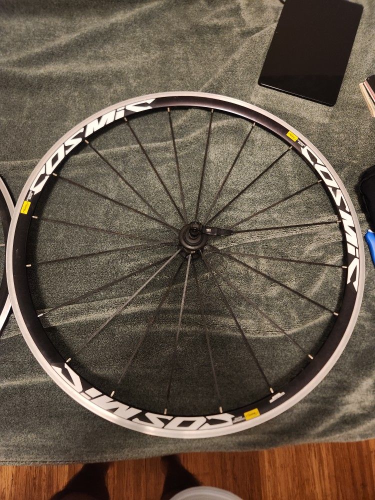 Cosmic Elite 700c Wheels for Sale in Pembroke Pines, FL - OfferUp