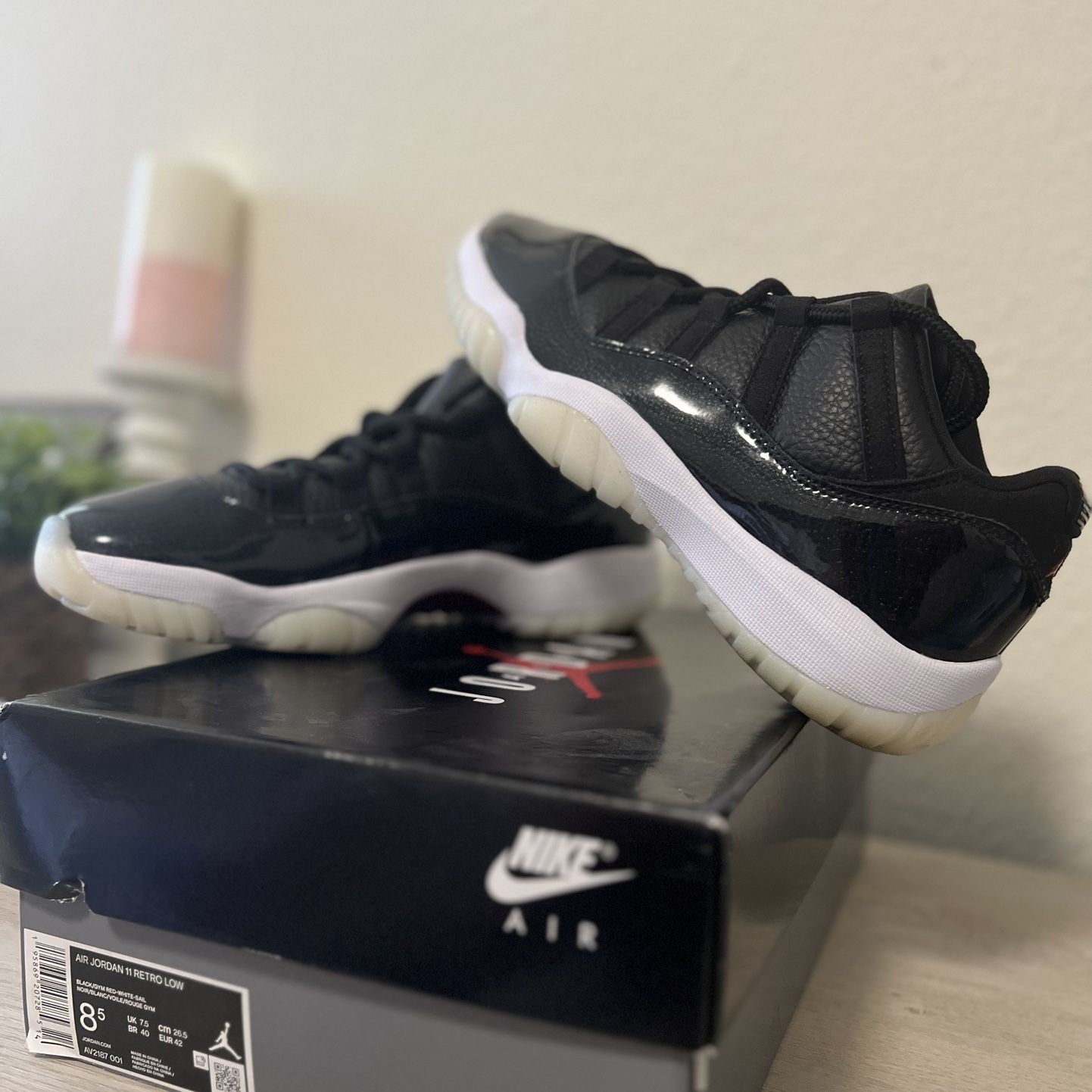 Jordan 11 Low Black White In Box