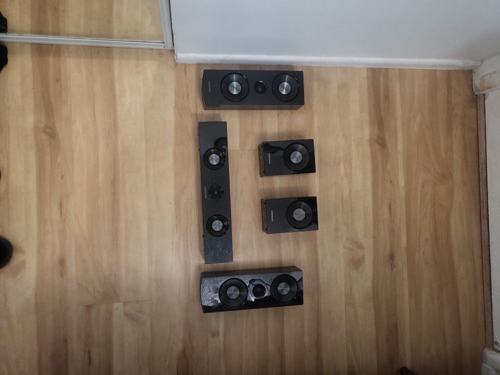 Samsung Surround Sound Speakers for Sale in San Diego, CA - OfferUp
