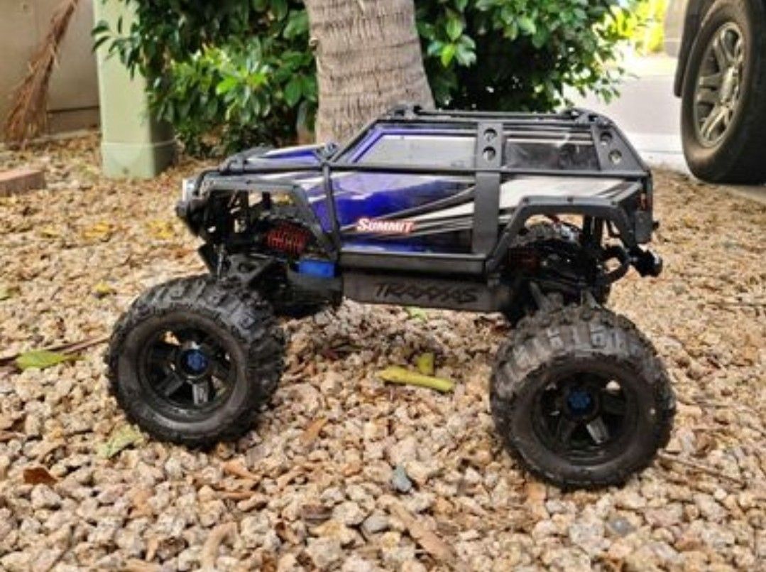 Traxxas Summit for Sale in Phoenix, AZ - OfferUp